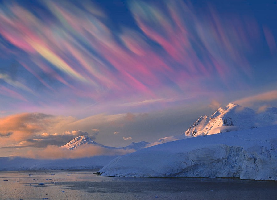 Fewer Clouds Behind Antarctica's Sea Ice Growth